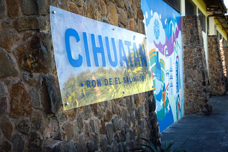 Explora los secretos de Ron Cihuatán: un recorrido por su sabor y su ...