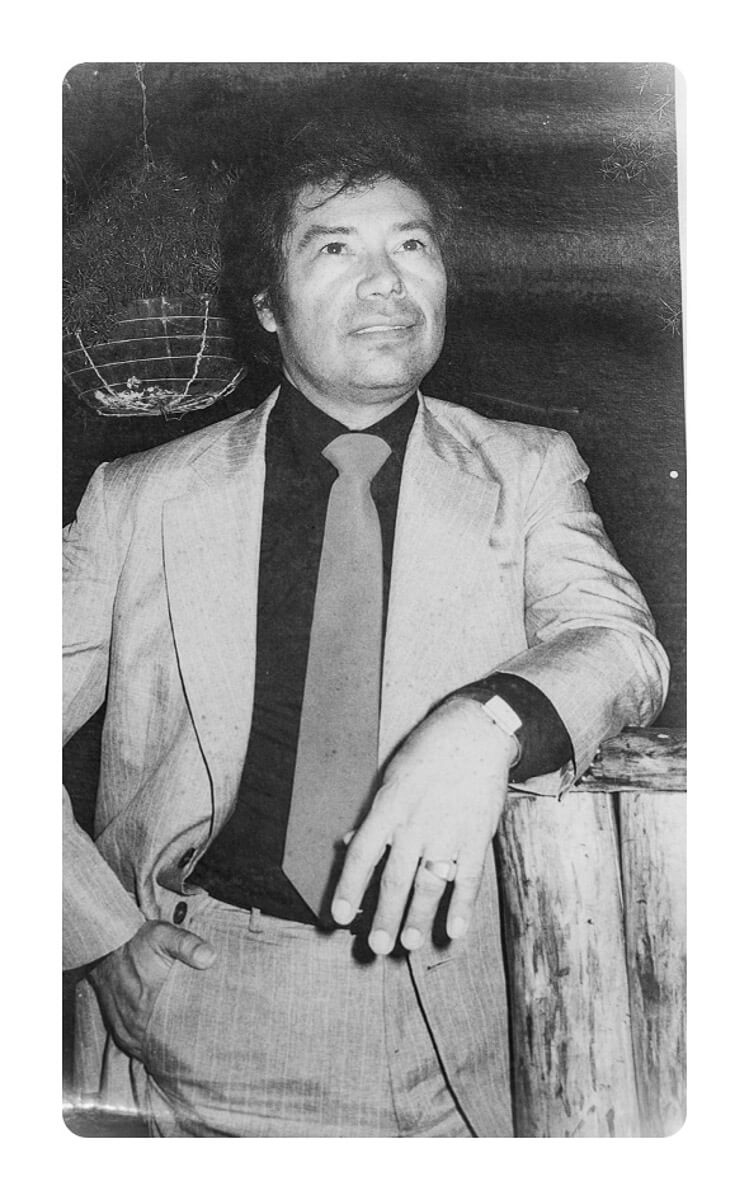 Tony Acosta, una leyenda viva de la música romántica de El Salvador - XPOT