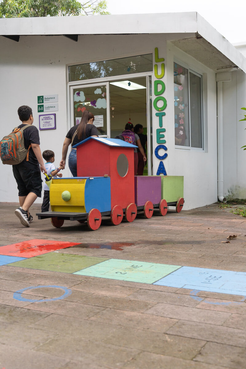 La ludoteca del Parque Infantil invita a disfrutar un espacio de juego ...